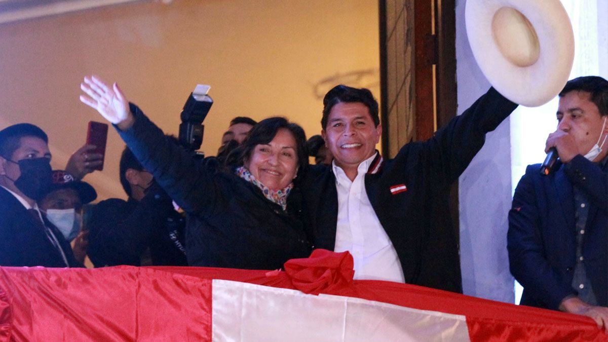 Perú: Pedro Castillo quedó cerca del juicio político