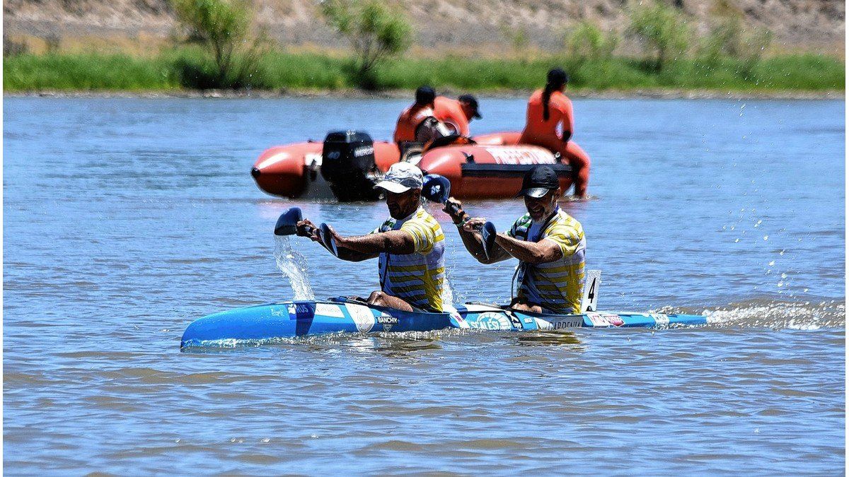 Canotaje: arranca la 47° edición de la Regata del Río Negro
