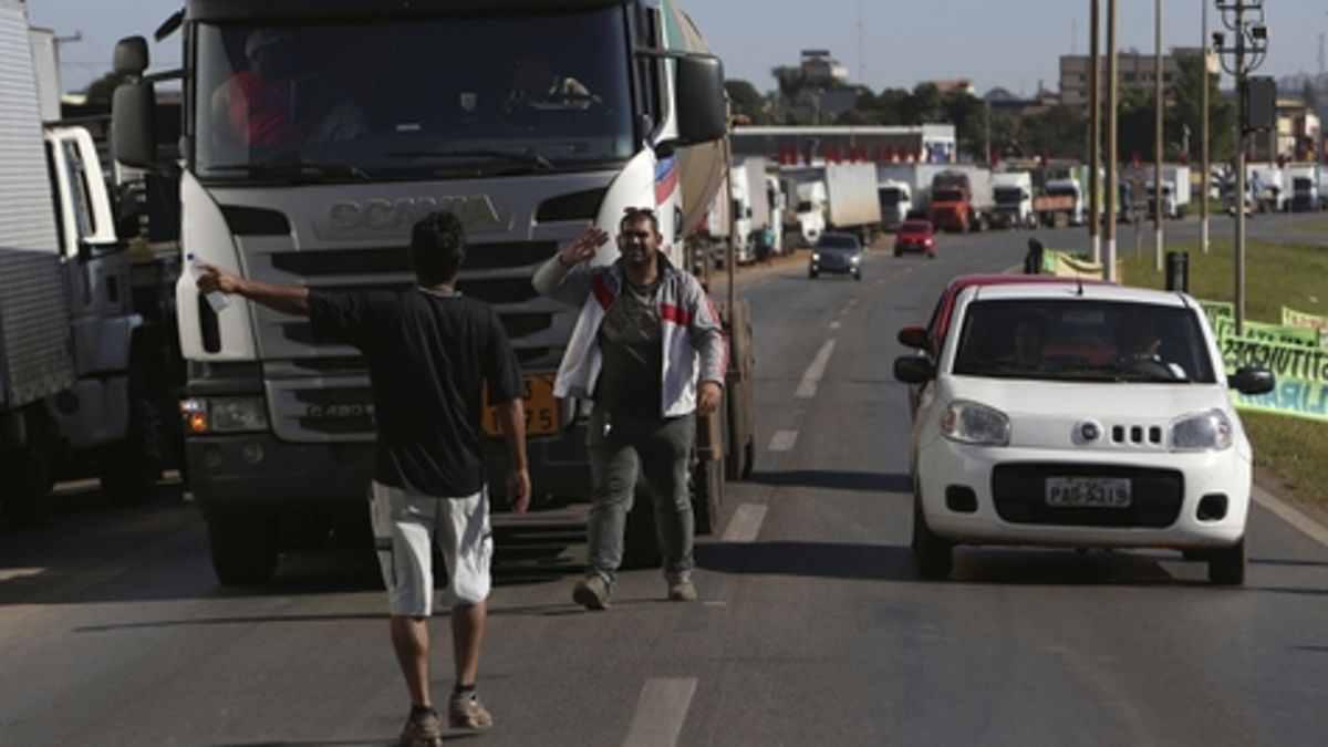 La huelga de camioneros en Brasil afecta a la educación