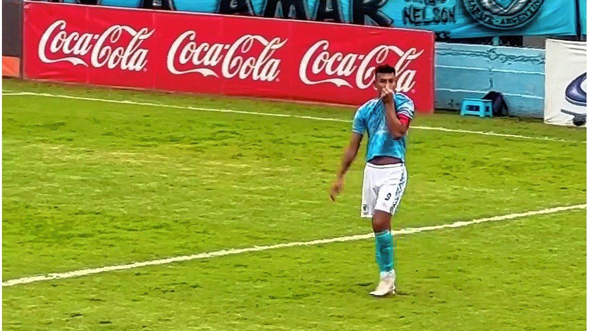 Defensores Unidos ganó y subió al tercer lugar de la Zona A