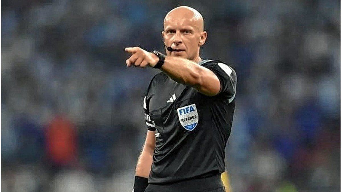El árbitro de la final defendió a la Selección Argentina