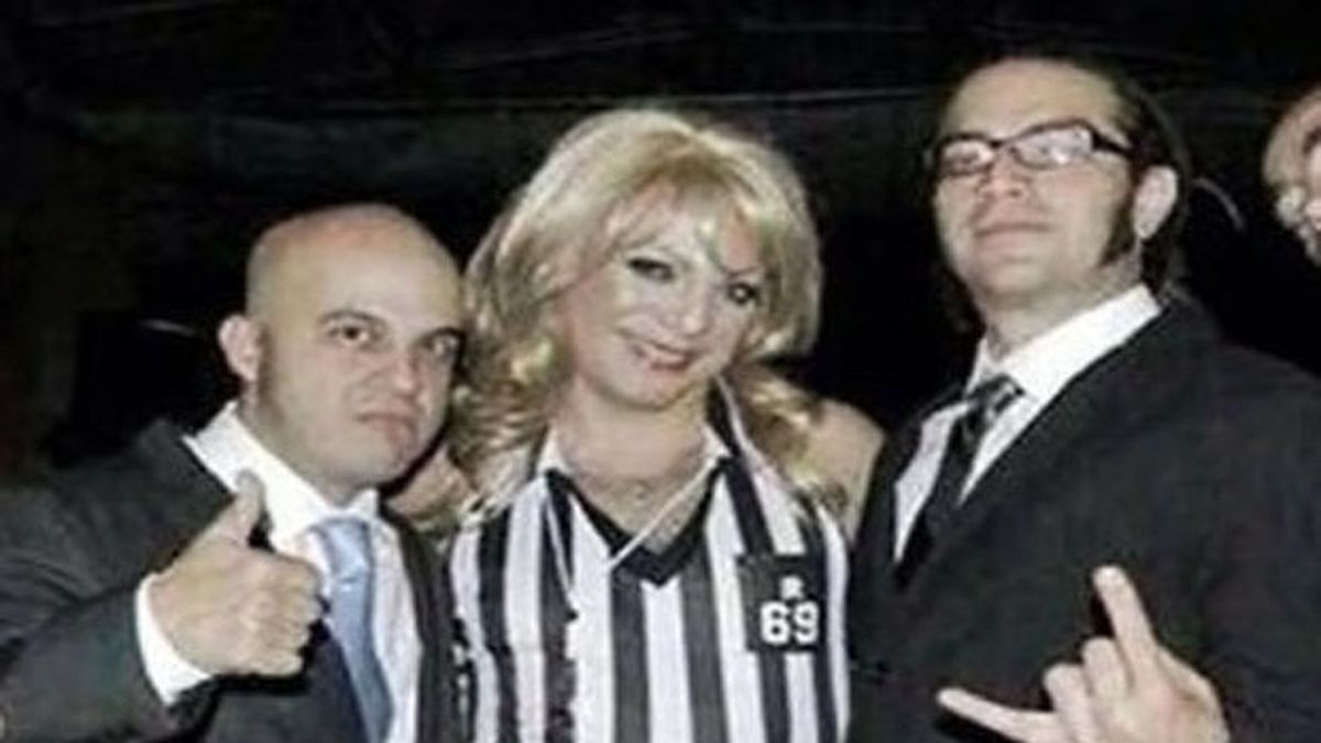 Divertido y provocador, Cristian Castro vestido de mujer