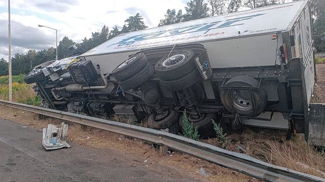 Choque en cadena de tres vehículos en avenida Ramírez