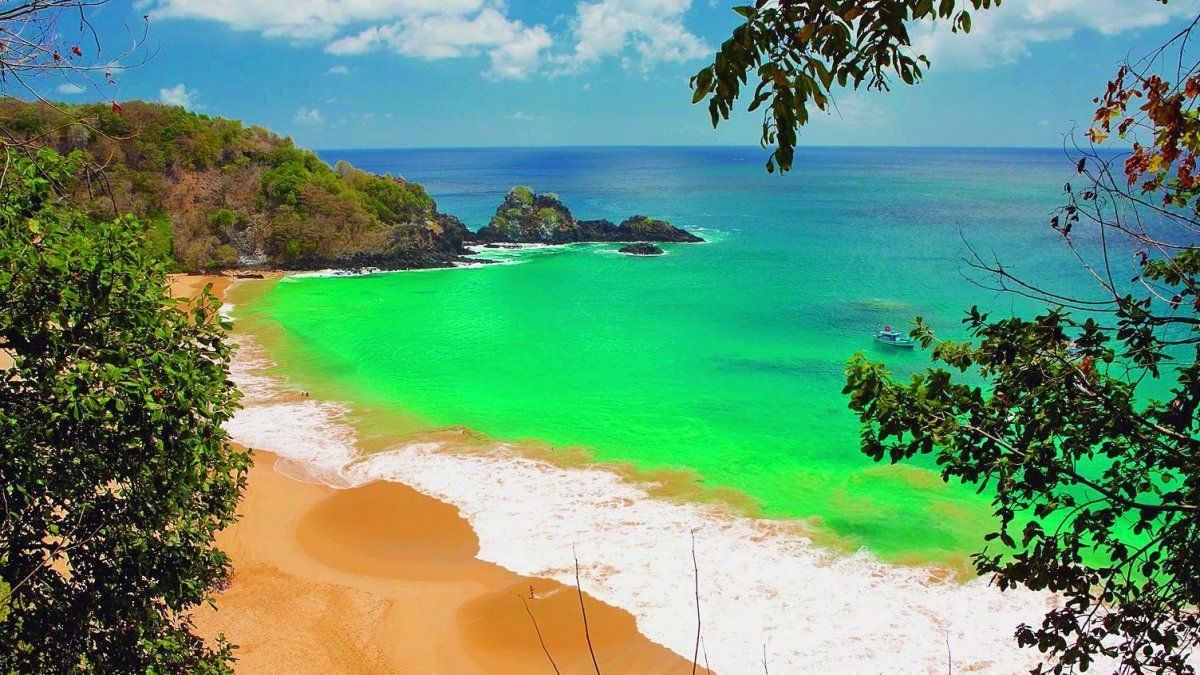 Praia do Sancho, naturaleza intacta en el corazón de Fernando de Noronha