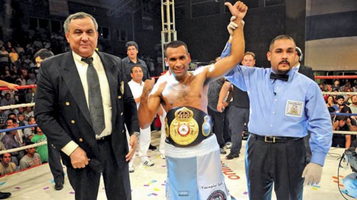 Jonathan Barros por el título ligero AMB ante Jairo Arboleda