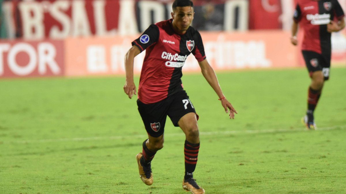 Iván Gómez, un gol de oro para la victoria de Newells ante Santos