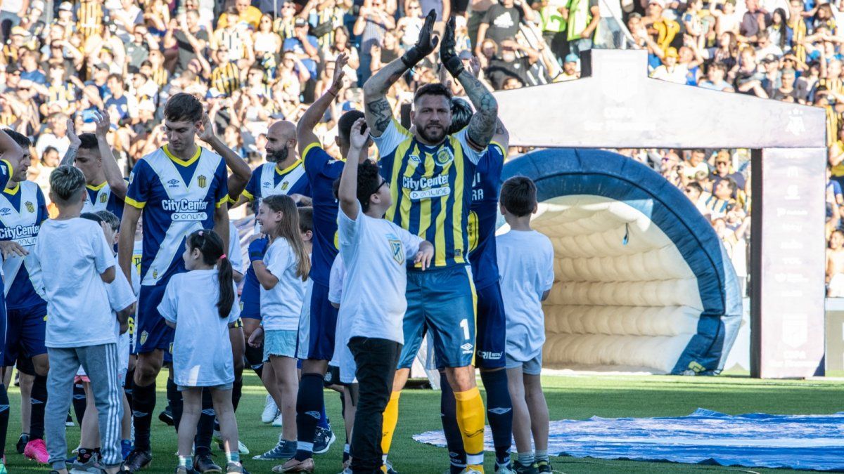 Broun cumple 200 partidos en Central y sueña con la selección