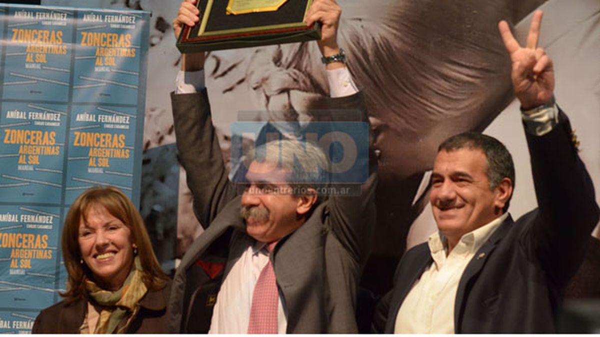 Aníbal Fernández afirmó en Paraná que “el modelo está más vigente que ... Aníbal Fernández afirmó en Paraná que “el modelo está más vigente que ...
