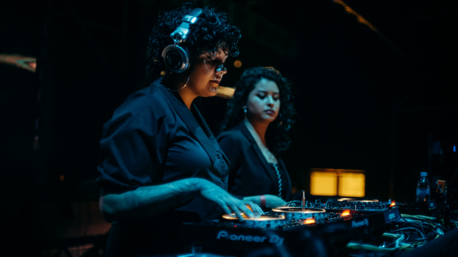 Rosario cayó otra vez rendida ante John Digweed, uno de los mejores DJs ...