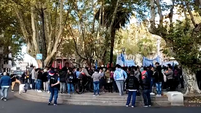 Marcha en Rosario por el fallo contra las elecciones de Tucumán y San Juan