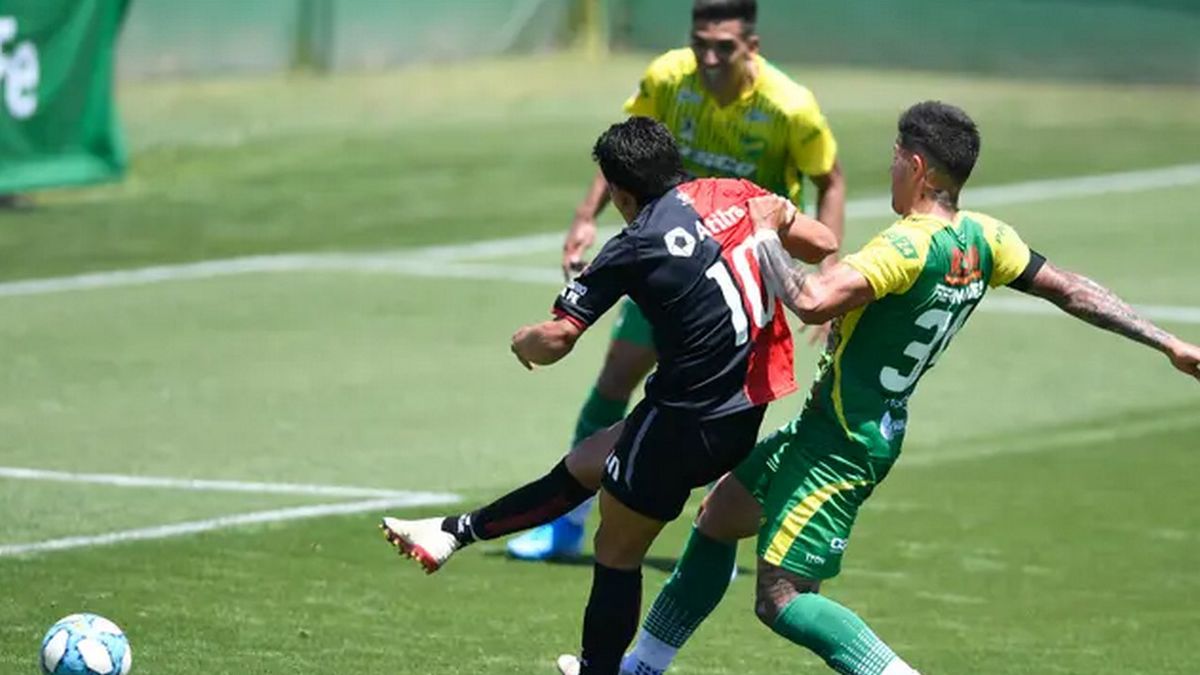 Casi un año después, el Pulga Rodríguez volvió al gol