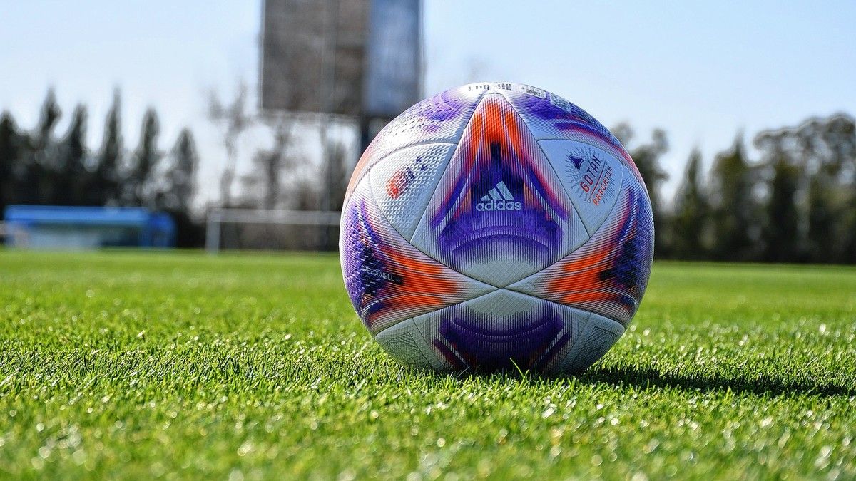 Gotán Argentum, la nueva pelota oficial del fútbol argentino