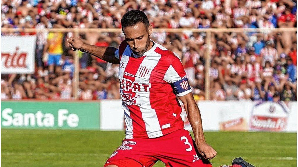 Claudio Corvalán, sin posición fija en este torneo