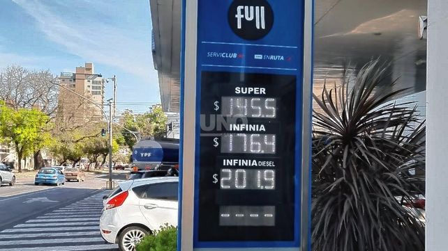 YPF aumentó sus precios y la nafta súper cuesta $145,5 y el diésel superó los $200