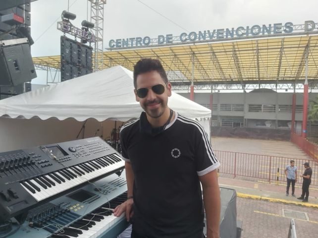 Charla del tecladista de Vilma Palma en Funes