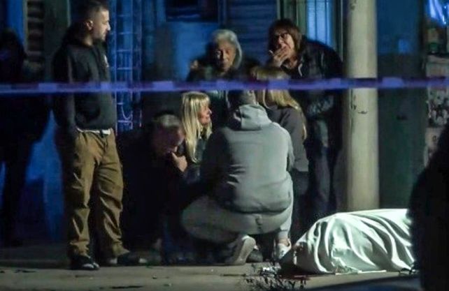 Crimen en un supermercado: ataque al voleo, intimidación pública y ...