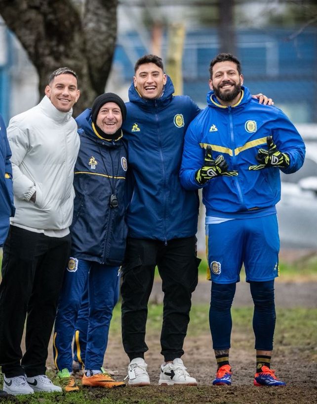 Alejo Veliz fue a ver a Central en Arroyo Seco, saludó a todos y los ...