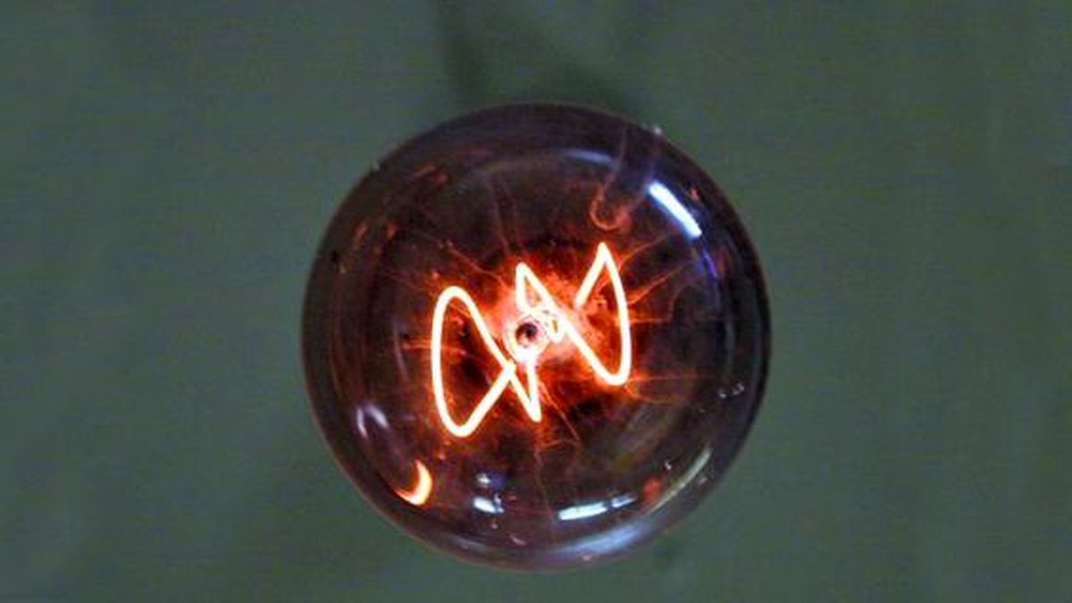 El misterio del foco encendido desde hace 115 años