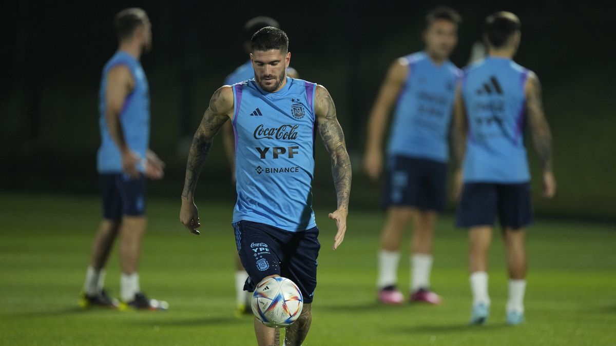 Mundial Qatar 2022: Una mala, De Paul está en duda