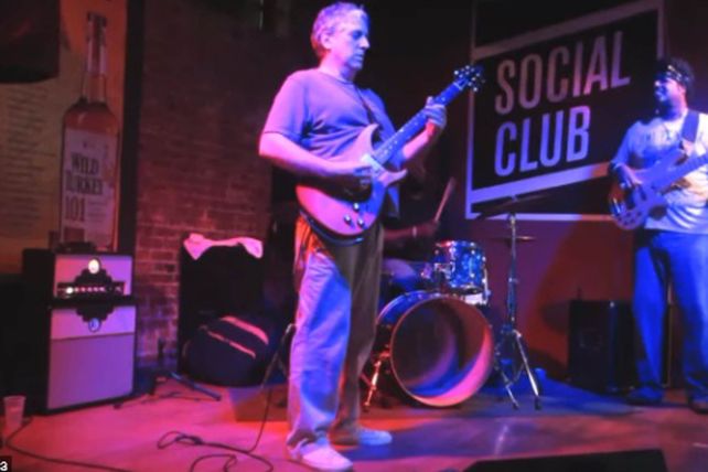 Murió Jack Sherman, exguitarrista de Red Hot Chili Peppers