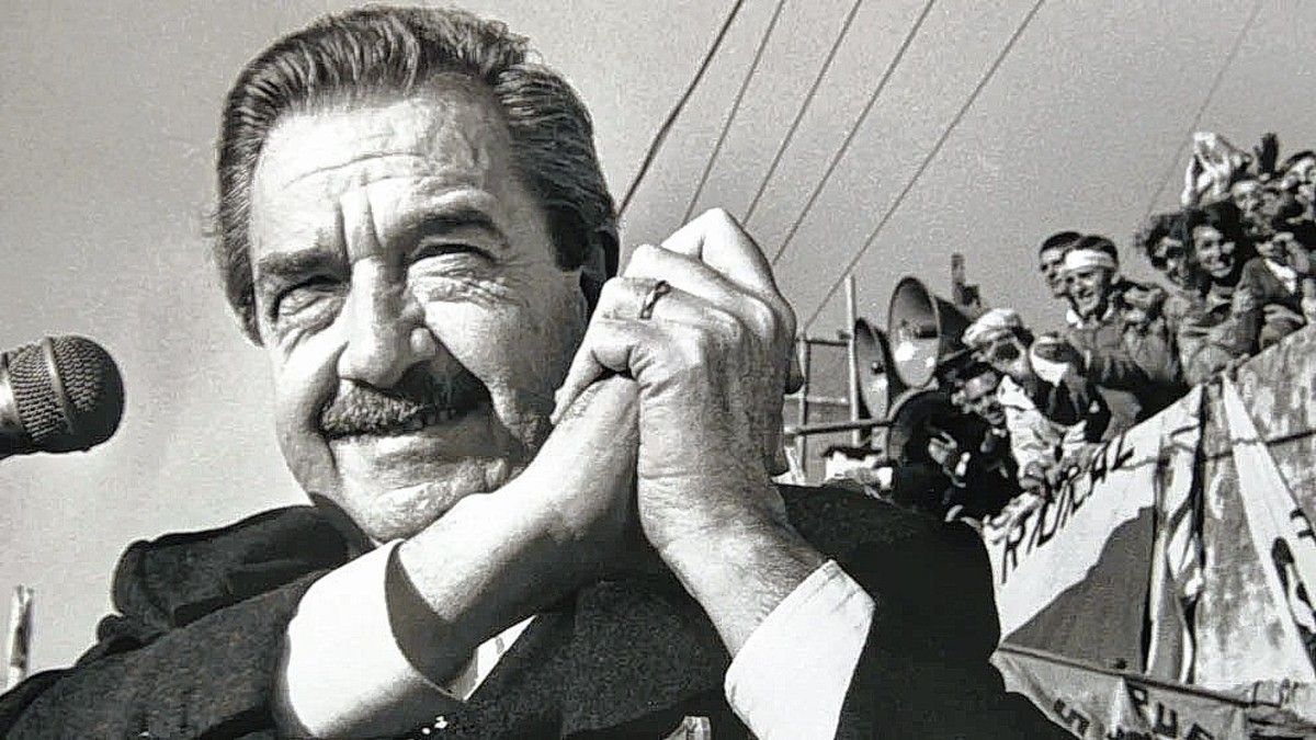 El día que quisieron matar a Alfonsín: la falla en el revólver que ...