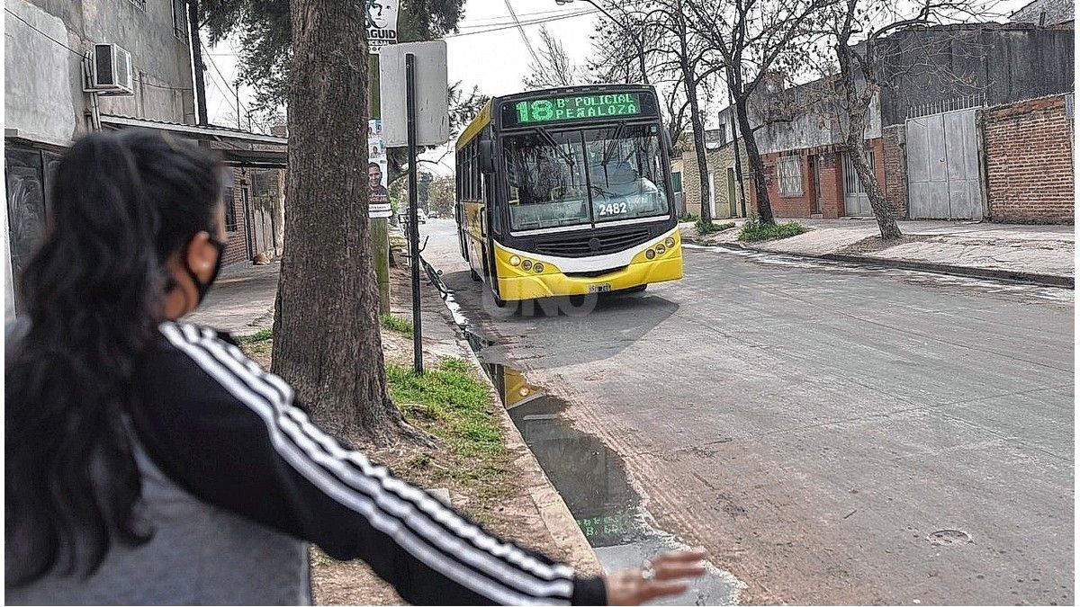 Por reiterados hechos de violencia la línea 18 de colectivos deja de ...