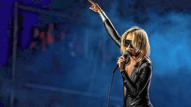 Miley Cyrus publica Secrets, una nueva canción dedicada a su padre
