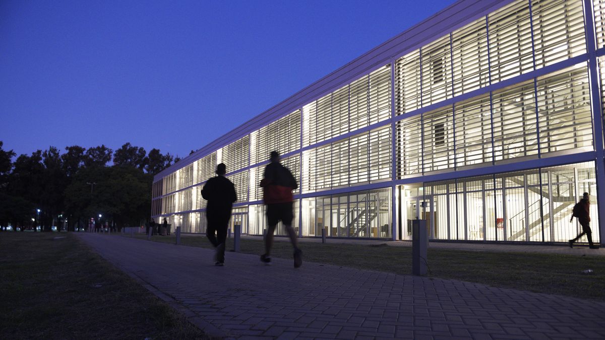 Perotti inaugura este lunes el nuevo edificio del Isef Nº 11 en el ...
