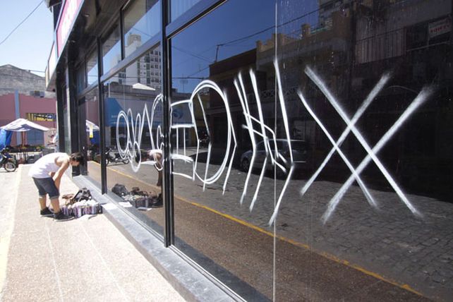 Diario UNO de Entre Ríos cumple años e inaugura el mural de FKR con una ... Diario UNO de Entre Ríos cumple años e inaugura el mural de FKR con una ...
