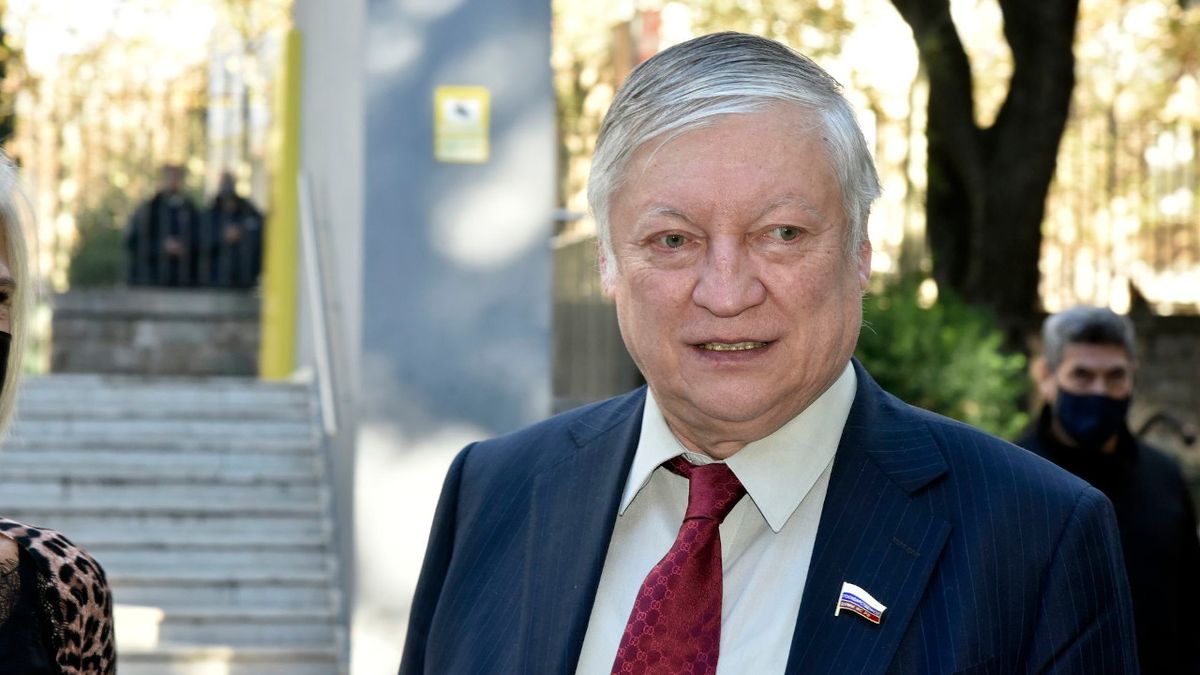 El campeón mundial de ajedrez Anatoli Karpov está hospitalizado en ...