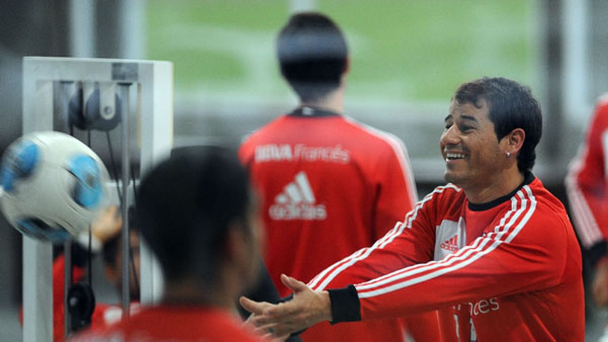 River: Teo y Mora esperan entrenando