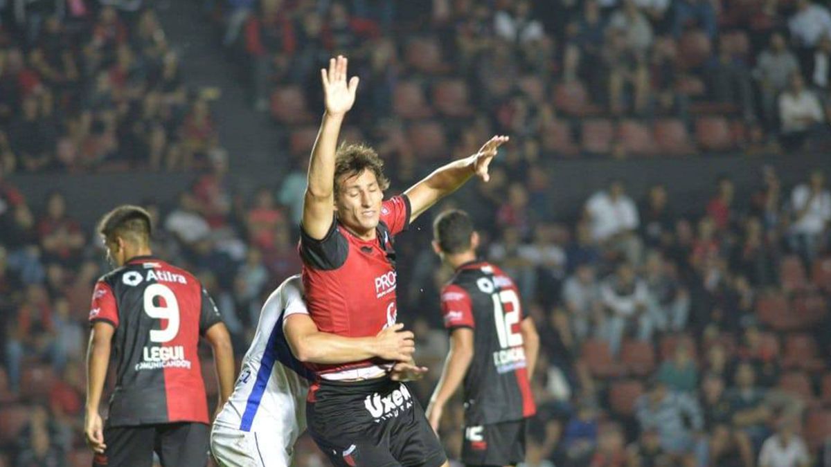 Damián Schmidt arregló su continuidad en Colón a pedido de Lavallén