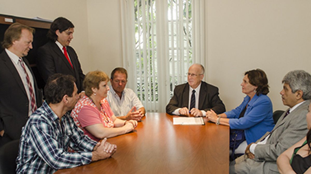 Funes busca colaborar en la resolución pacífica de conflictos