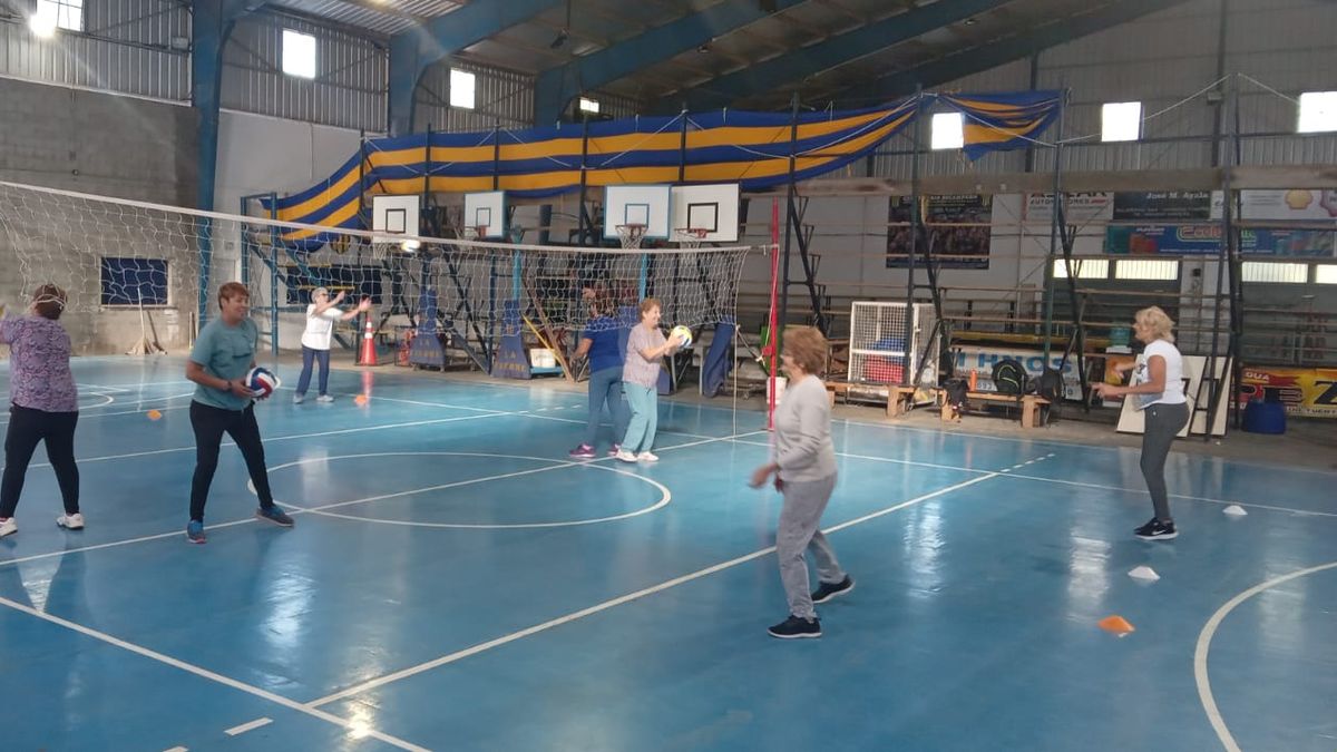 Newcom, un deporte para adultos mayores que se impone en Santa Fe