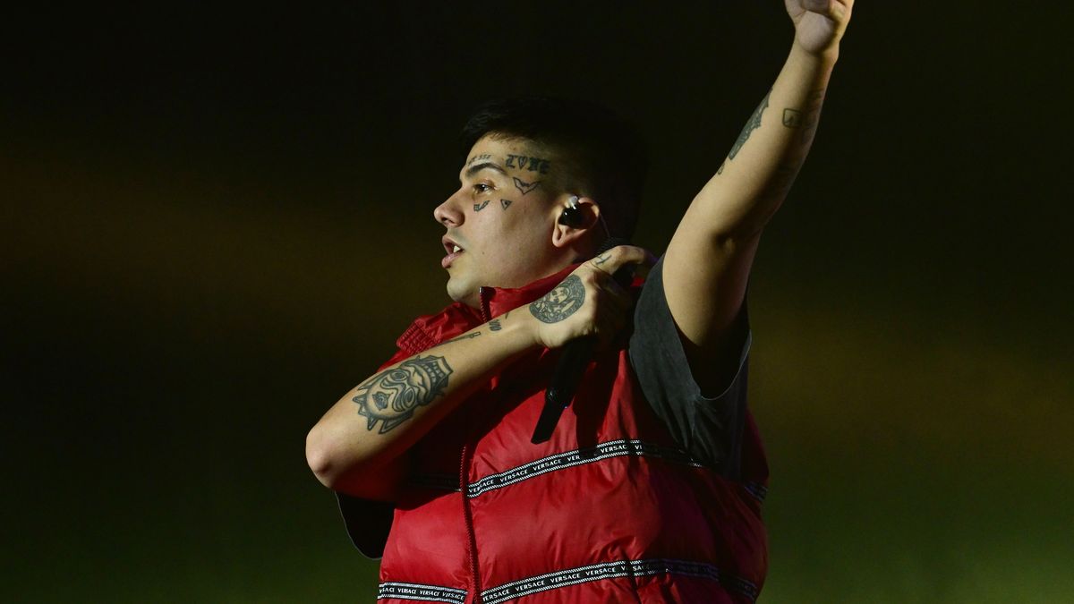 Duki desató la euforia de los rosarinos con un show contundente