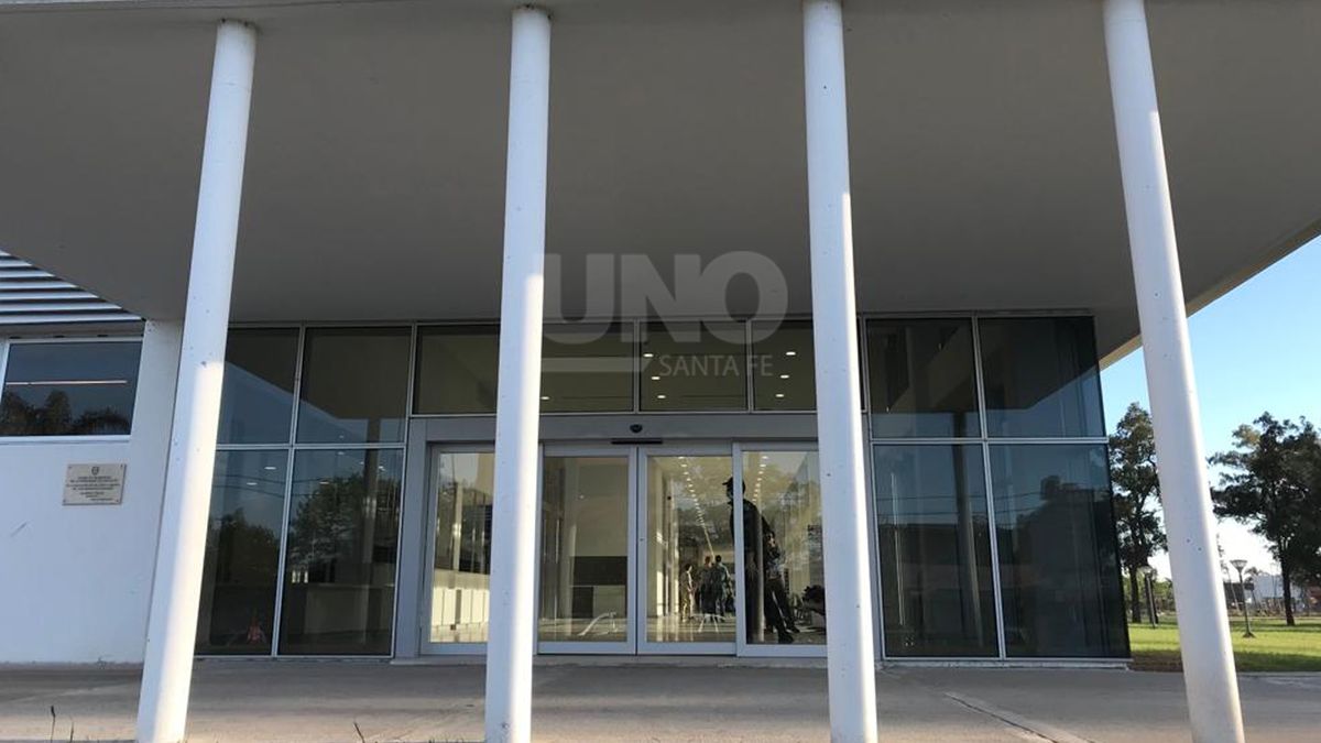 Balearon y golpearon a dos operarios de la EPE cuando cambiaban un medidor