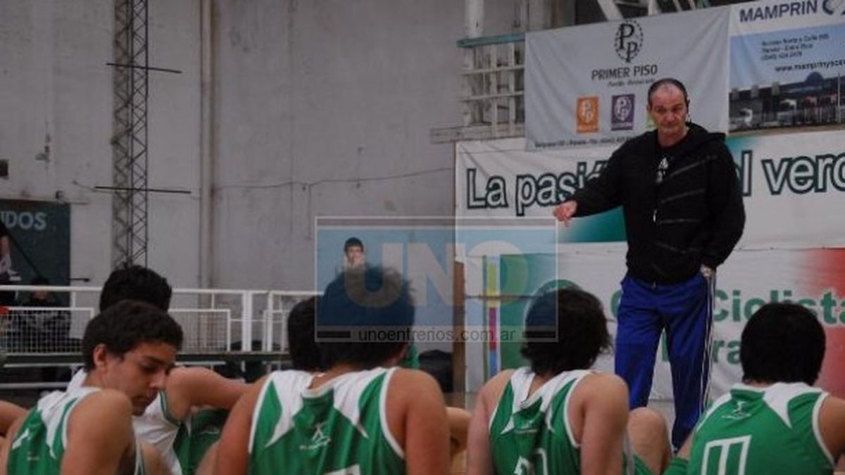 Capacitación: El legendario Uranga y un joven DT