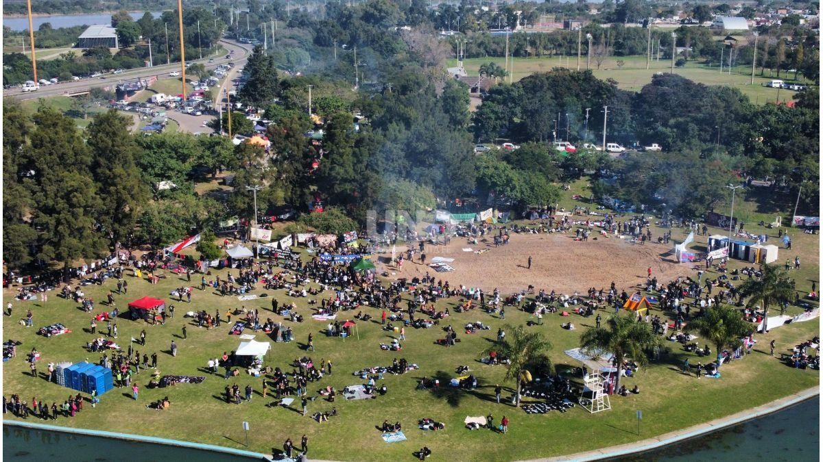 La Renga en Santa Fe: una multitud de fanáticos acampan en el Parque ...