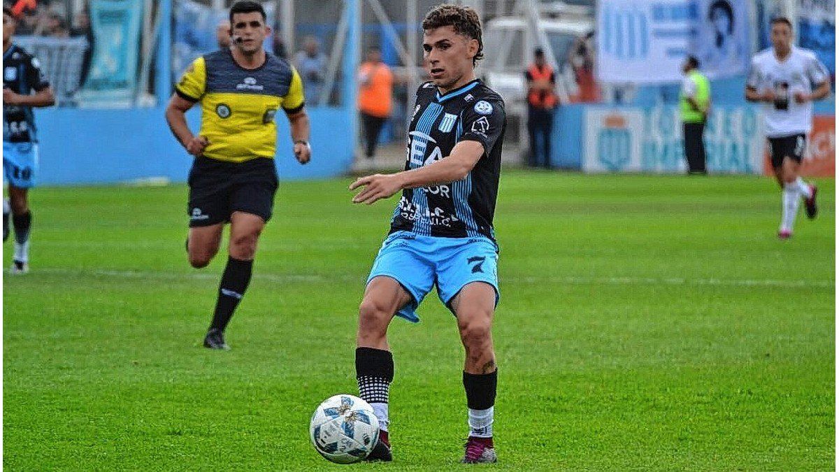 Franco Coronel, el delantero que tiene un pie en Patronato