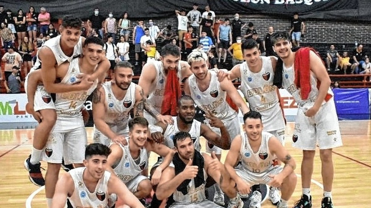 Colón brilló y logró un gran triunfo ante Villa San Martín