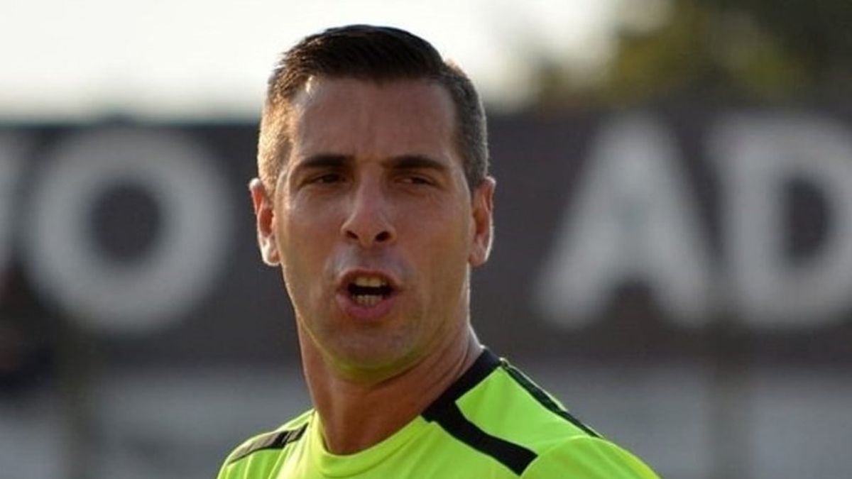 Arbitros: Mastrángelo dirigirá a Central y Tello a Newells