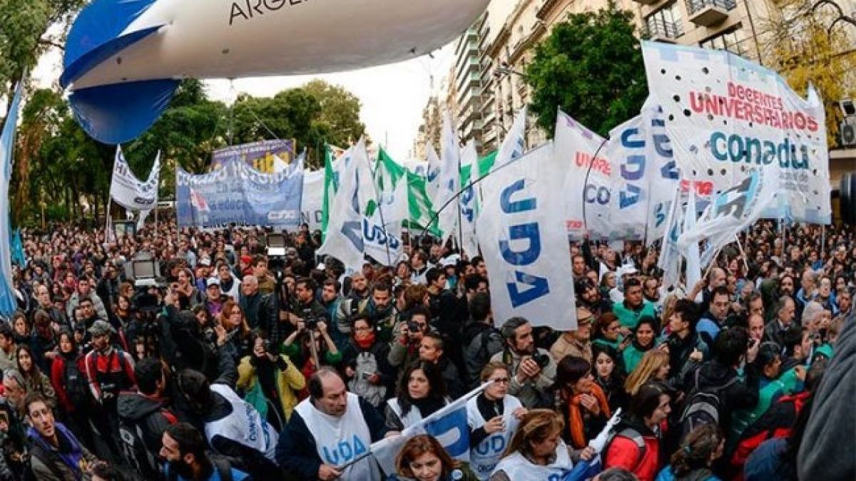 UDA explicó que se renegoció un 70% para el salario inicial docente ...