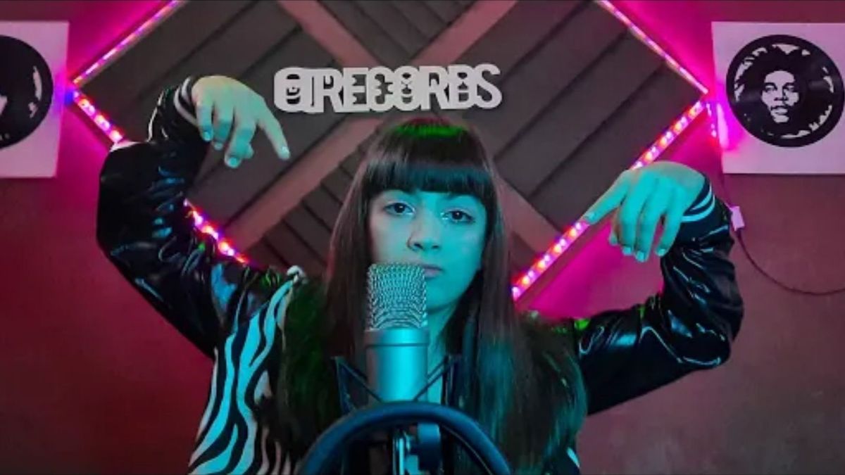 De La miedosa a More con Flow: la rosarina de Tiktok que superó el ...