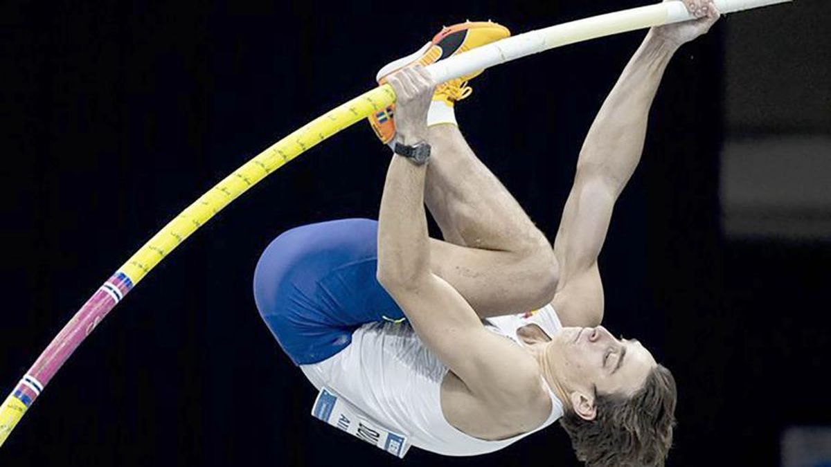 Salto con garrocha: Duplantis elevó a 6,22 su récord mundial