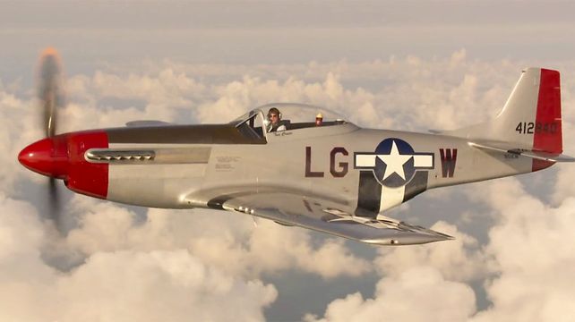 Tom Cruise, siempre excéntrico: aceptó un premio desde un avión de combate