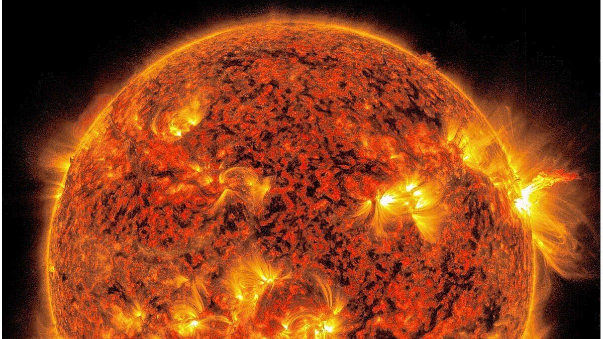 Récord de manchas del Sol alerta sobre tormentas solares