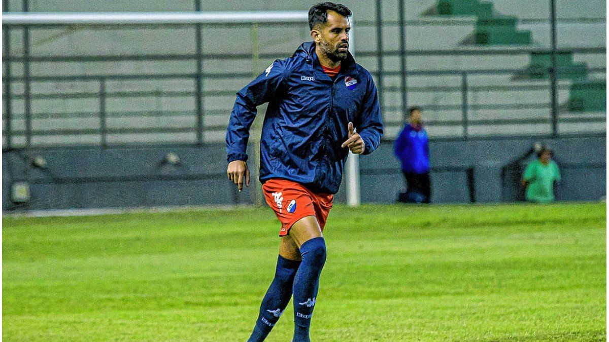 Colón aceleraría otra vez por el defensor Carlos Rolón