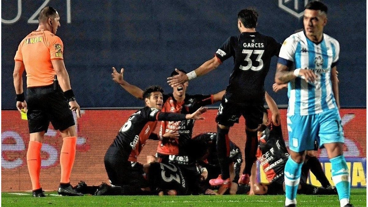 Colón eligió a sus hinchas para contar la historia de una noche que ...