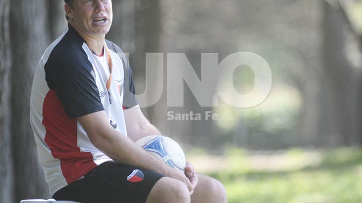 Sensini le va dando forma a los 11 titulares