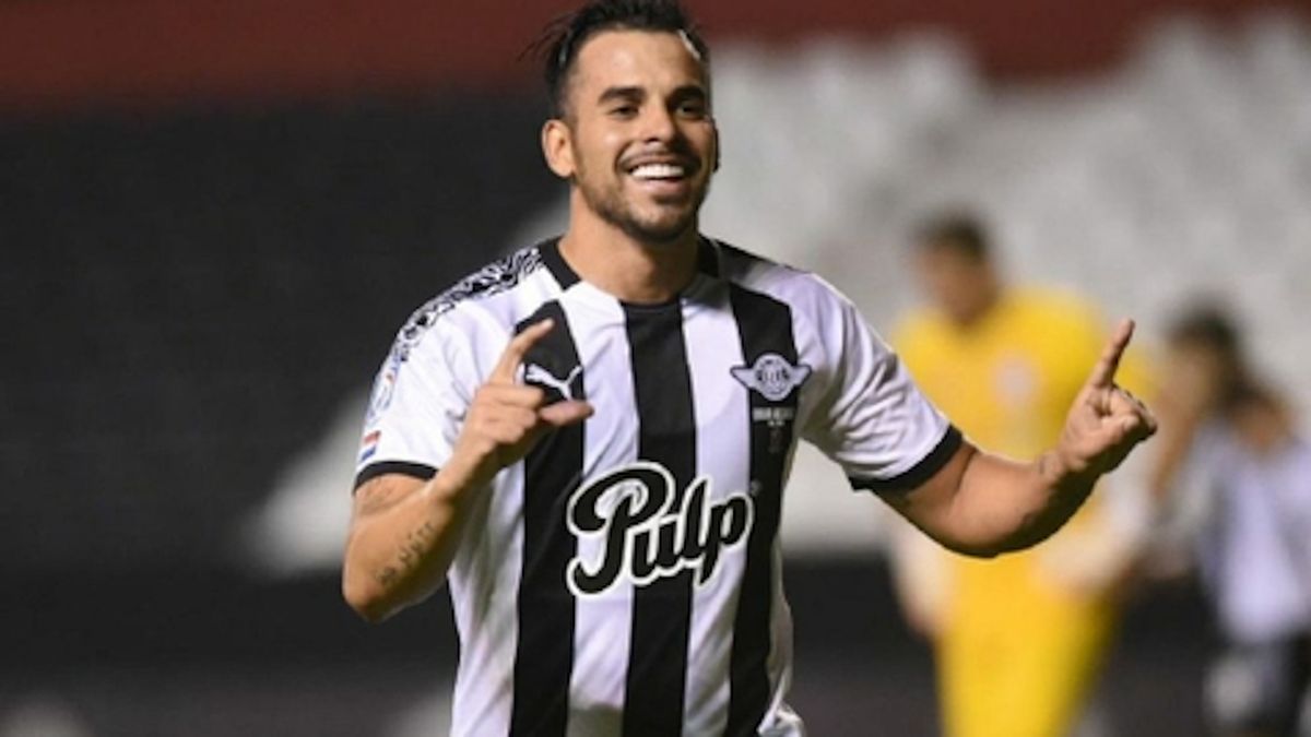 Central: Cristian Báez se realizó la revisión médica